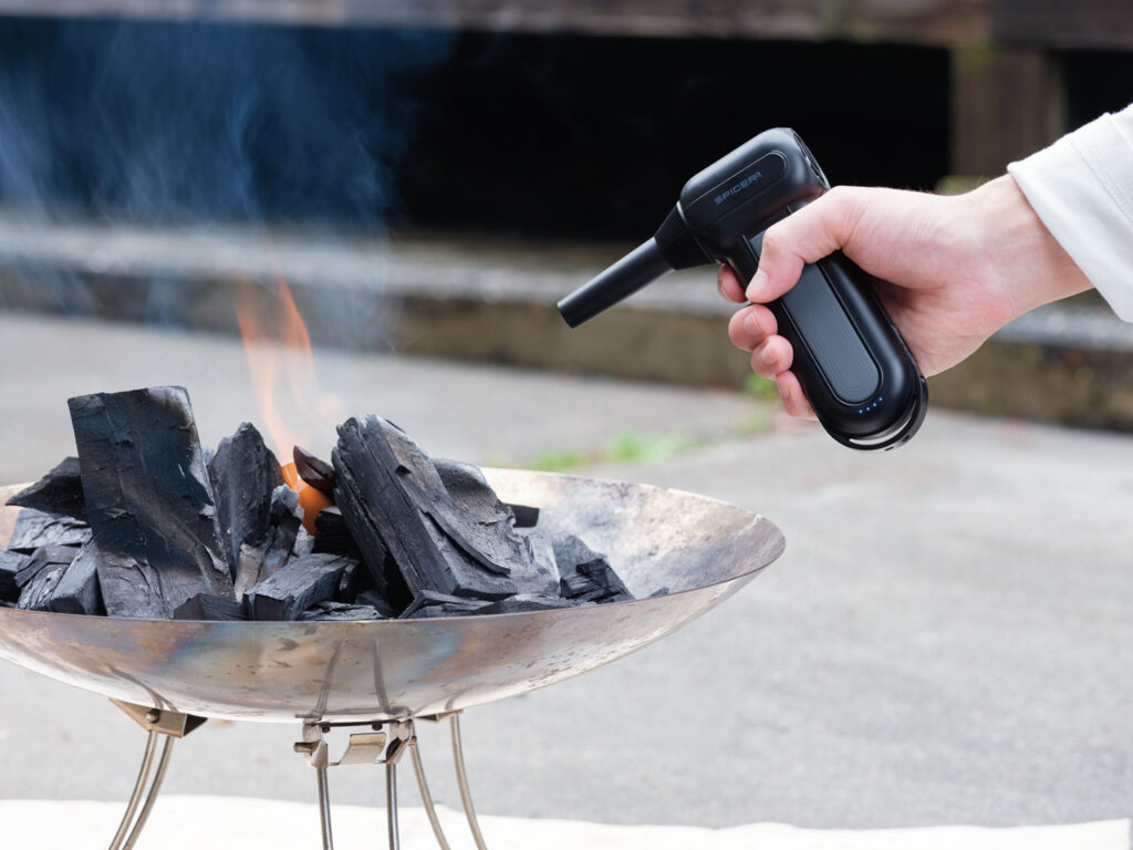 サイン・ハウスの新ブランド“SPICERR” 第2弾「ポケッタブルジェットファンSJU-1」12月13日発売！手のひらサイズ&パワフル風速で水滴やホコリは「拭く」から「吹く」へ ...